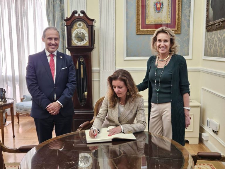 El ICAM y el Colegio de Registradores mantienen un encuentro ...