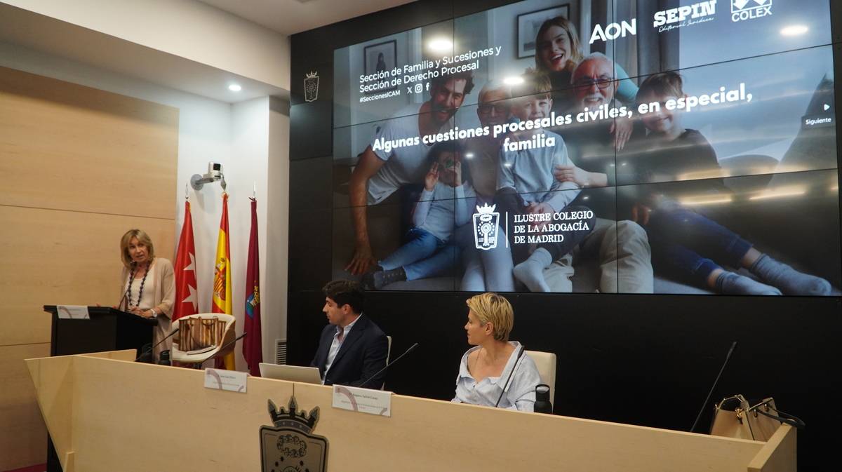 La Vicedecana Isabel Winkels inaugura una sesión sobre las claves ...