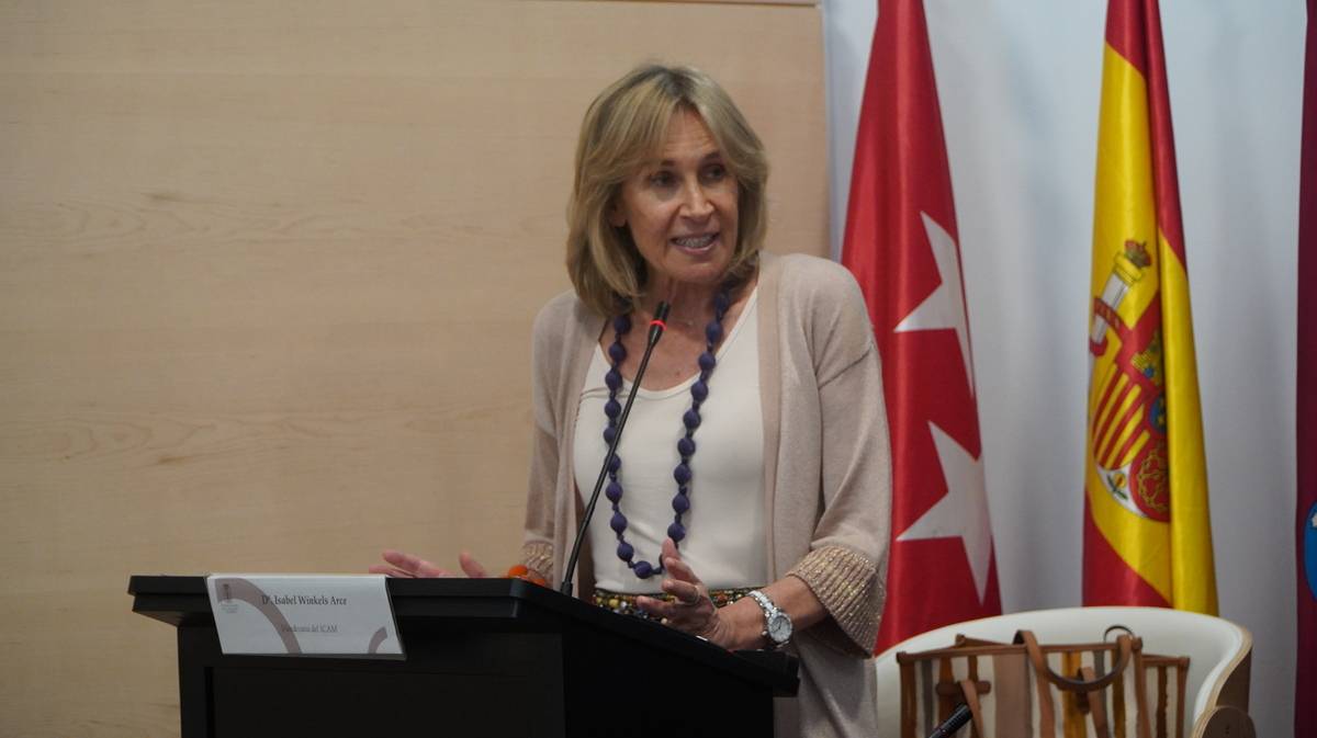 La Vicedecana Isabel Winkels inaugura una sesión sobre las claves ...
